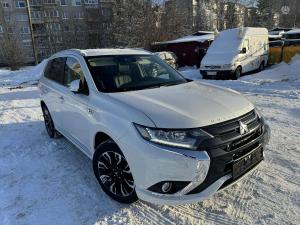 Balts Mitsubishi Outlander 2019 Kauņa, ar dzinēja tilpumu 2.00 L un nobraukumu 200 tūkst. km par 13290 €, foto  vietnē AUTOMOTO.COM.LV