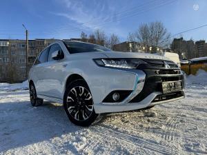 Balts Mitsubishi Outlander 2019 Kauņa, ar dzinēja tilpumu 2.00 L un nobraukumu 200 tūkst. km par 12999 €, foto 2 vietnē AUTOMOTO.COM.LV