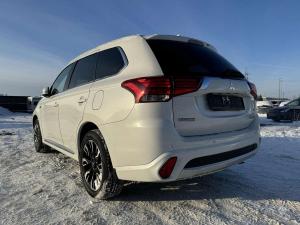 Balts Mitsubishi Outlander 2019 Kauņa, ar dzinēja tilpumu 2.00 L un nobraukumu 200 tūkst. km par 12999 €, foto 8 vietnē AUTOMOTO.COM.LV