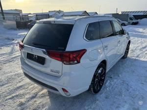 Balts Mitsubishi Outlander 2019 Kauņa, ar dzinēja tilpumu 2.00 L un nobraukumu 200 tūkst. km par 12999 €, foto 10 vietnē AUTOMOTO.COM.LV