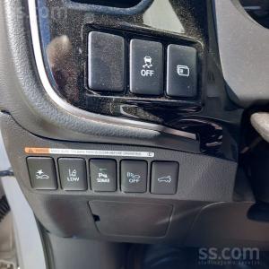 White Mitsubishi Outlander 2019 in Daugavpils, with an engine capacity of 2.40 L and mileage of 189 thousand km for 18250 €, photo 11 on AUTOMOTO.COM.LV