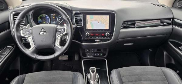 Balts Mitsubishi Outlander 2019 Viļņa, ar dzinēja tilpumu 2.36 L un nobraukumu 116 tūkst. km par 19850 €, foto 8 vietnē AUTOMOTO.COM.LV