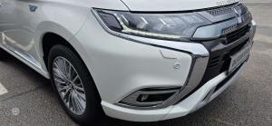 White Mitsubishi Outlander 2019 in Vilnius, with an engine capacity of 2.36 L and mileage of 116 thousand km for 19850 €, photo 38 on AUTOMOTO.COM.LV