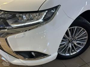 Белый Мицубиси Аутлендер 2019 в Авиженяй, объемом двигателя 2.40 л и пробегом 158 тыс. км за 16750 €, фото 26 на AUTOMOTO.COM.LV