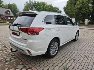 Balts Mitsubishi Outlander 2019 Viļņa, ar dzinēja tilpumu 2.36 L un nobraukumu 87 tūkst. km par 19600 €, foto 5 vietnē AUTOMOTO.COM.LV