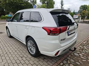 Balts Mitsubishi Outlander 2019 Viļņa, ar dzinēja tilpumu 2.36 L un nobraukumu 87 tūkst. km par 19600 €, foto 7 vietnē AUTOMOTO.COM.LV