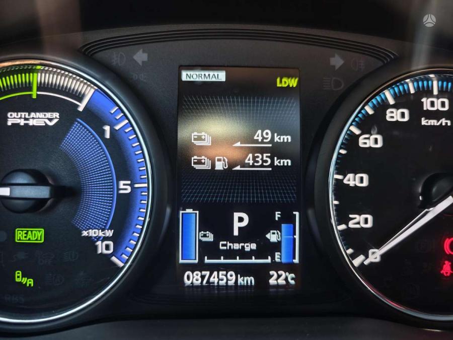 Balts Mitsubishi Outlander 2019 Viļņa, ar dzinēja tilpumu 2.36 L un nobraukumu 87 tūkst. km par 19600 €, foto 21 vietnē AUTOMOTO.COM.LV