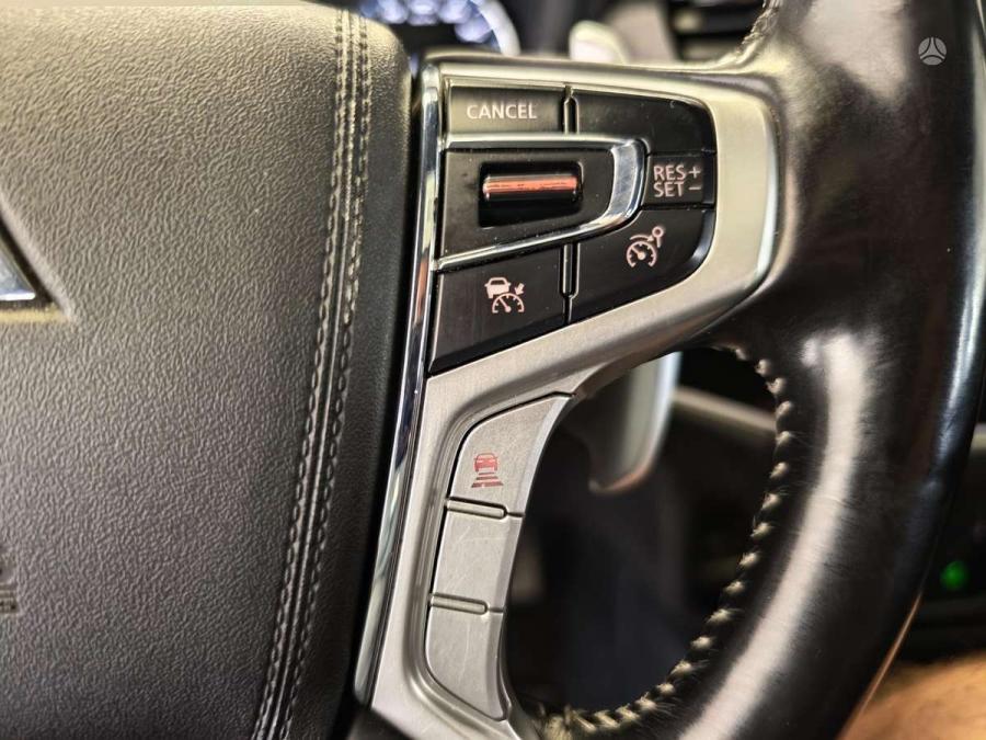 Balts Mitsubishi Outlander 2019 Viļņa, ar dzinēja tilpumu 2.36 L un nobraukumu 87 tūkst. km par 19600 €, foto 24 vietnē AUTOMOTO.COM.LV