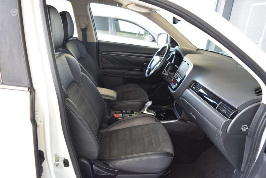 Balts Mitsubishi Outlander 2019 Viļņa, ar dzinēja tilpumu 2.36 L un nobraukumu 157 tūkst. km par 15900 €, foto 11 vietnē AUTOMOTO.COM.LV