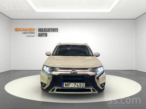 Balts Mitsubishi Outlander 2019 Rīga, ar dzinēja tilpumu 2.00 L un nobraukumu 81 tūkst. km par 19490 €, foto 3 vietnē AUTOMOTO.COM.LV