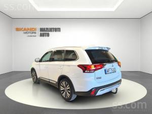 Balts Mitsubishi Outlander 2019 Rīga, ar dzinēja tilpumu 2.00 L un nobraukumu 81 tūkst. km par 19490 €, foto 5 vietnē AUTOMOTO.COM.LV