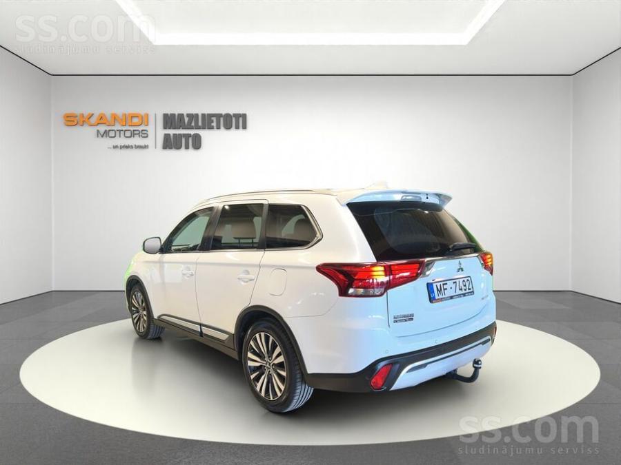 Balts Mitsubishi Outlander 2019 Rīga, ar dzinēja tilpumu 2.00 L un nobraukumu 81 tūkst. km par 19490 €, foto 5 vietnē AUTOMOTO.COM.LV