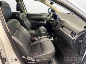 Balts Mitsubishi Outlander 2019 Rīga, ar dzinēja tilpumu 2.00 L un nobraukumu 81 tūkst. km par 19490 €, foto 19 vietnē AUTOMOTO.COM.LV
