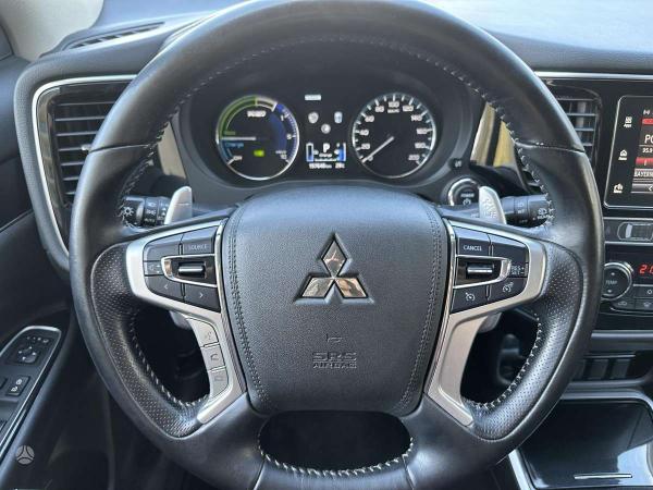 Balts Mitsubishi Outlander 2019 Viļņa, ar dzinēja tilpumu 2.40 L un nobraukumu 158 tūkst. km par 16750 €, foto 6 vietnē AUTOMOTO.COM.LV