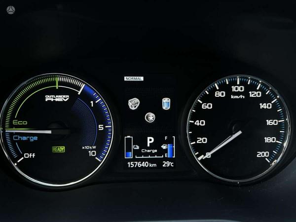 Balts Mitsubishi Outlander 2019 Viļņa, ar dzinēja tilpumu 2.40 L un nobraukumu 158 tūkst. km par 16750 €, foto 7 vietnē AUTOMOTO.COM.LV