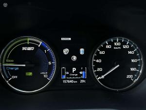 White Mitsubishi Outlander 2019 in Vilnius, with an engine capacity of 2.40 L and mileage of 158 thousand km for 16750 €, photo 8 on AUTOMOTO.COM.LV
