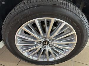 White Mitsubishi Outlander 2019 in Vilnius, with an engine capacity of 2.40 L and mileage of 158 thousand km for 16750 €, photo 25 on AUTOMOTO.COM.LV