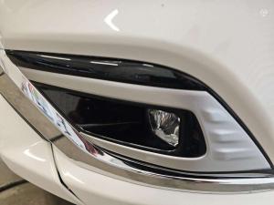 White Mitsubishi Outlander 2019 in Vilnius, with an engine capacity of 2.36 L and mileage of 87 thousand km for 18700 €, photo 9 on AUTOMOTO.COM.LV