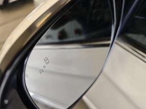 White Mitsubishi Outlander 2019 in Vilnius, with an engine capacity of 2.36 L and mileage of 87 thousand km for 18700 €, photo 11 on AUTOMOTO.COM.LV