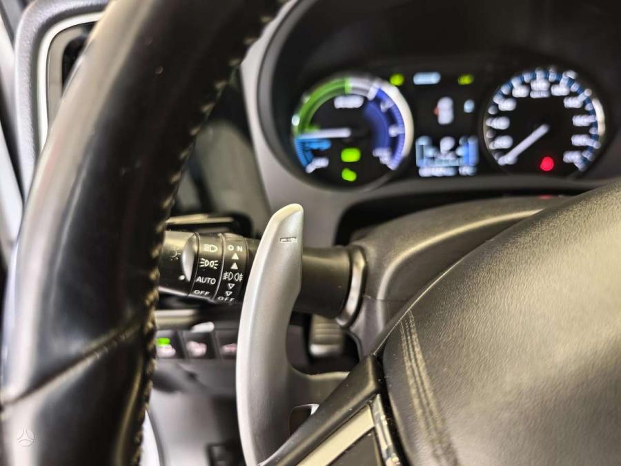 White Mitsubishi Outlander 2019 in Vilnius, with an engine capacity of 2.36 L and mileage of 87 thousand km for 18700 €, photo 22 on AUTOMOTO.COM.LV