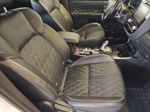 White Mitsubishi Outlander 2019 in Vilnius, with an engine capacity of 2.36 L and mileage of 87 thousand km for 18700 €, photo 36 on AUTOMOTO.COM.LV