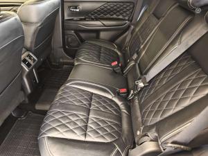 White Mitsubishi Outlander 2019 in Vilnius, with an engine capacity of 2.36 L and mileage of 87 thousand km for 18700 €, photo 38 on AUTOMOTO.COM.LV