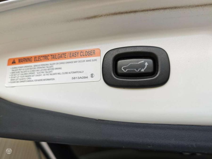 White Mitsubishi Outlander 2019 in Vilnius, with an engine capacity of 2.36 L and mileage of 87 thousand km for 18700 €, photo 43 on AUTOMOTO.COM.LV