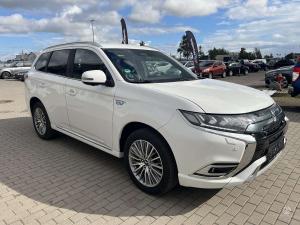 Balts Mitsubishi Outlander 2019 Marijampole, ar dzinēja tilpumu 2.36 L un nobraukumu 113 tūkst. km par 15500 €, foto 4 vietnē AUTOMOTO.COM.LV
