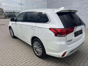 Balts Mitsubishi Outlander 2019 Marijampole, ar dzinēja tilpumu 2.36 L un nobraukumu 113 tūkst. km par 15500 €, foto 7 vietnē AUTOMOTO.COM.LV