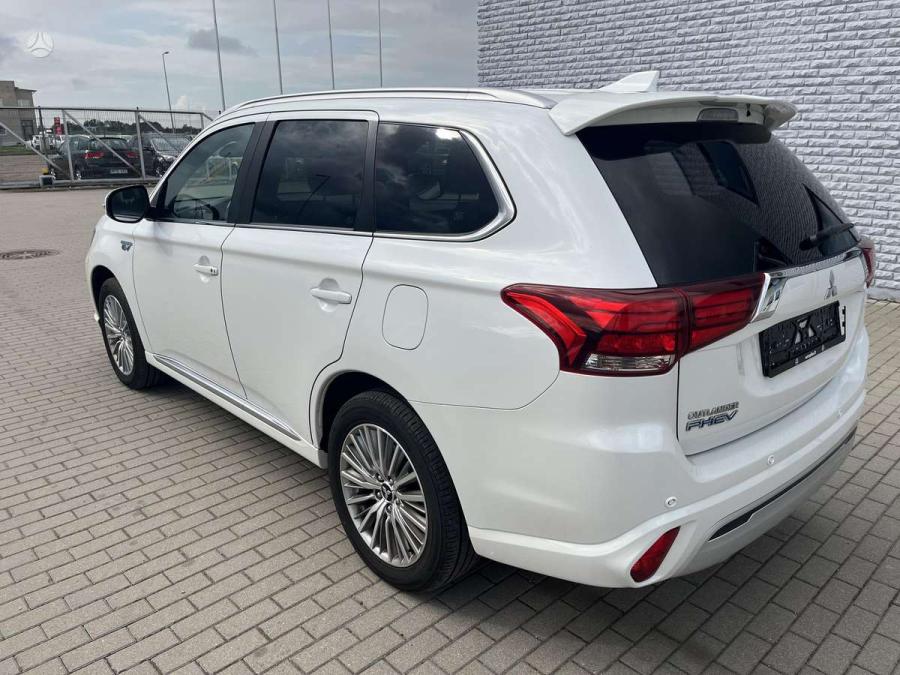 Balts Mitsubishi Outlander 2019 Marijampole, ar dzinēja tilpumu 2.36 L un nobraukumu 113 tūkst. km par 15500 €, foto 7 vietnē AUTOMOTO.COM.LV