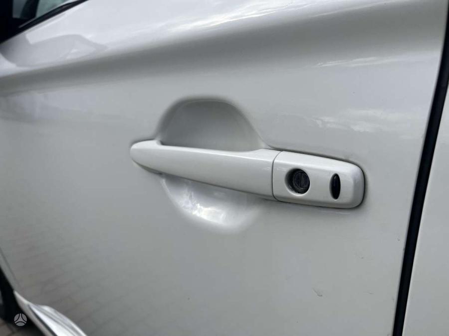 Balts Mitsubishi Outlander 2019 Marijampole, ar dzinēja tilpumu 2.36 L un nobraukumu 113 tūkst. km par 15500 €, foto 8 vietnē AUTOMOTO.COM.LV