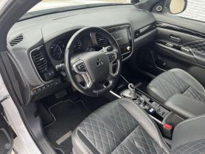 Balts Mitsubishi Outlander 2019 Marijampole, ar dzinēja tilpumu 2.36 L un nobraukumu 113 tūkst. km par 15500 €, foto 9 vietnē AUTOMOTO.COM.LV