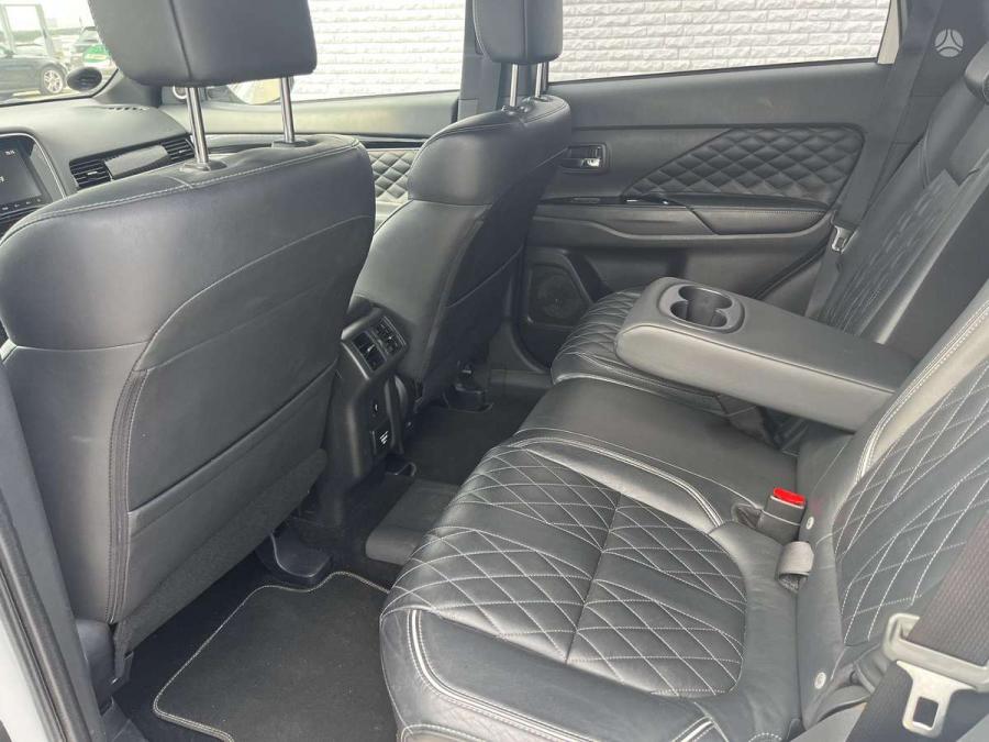 Balts Mitsubishi Outlander 2019 Marijampole, ar dzinēja tilpumu 2.36 L un nobraukumu 113 tūkst. km par 15500 €, foto 18 vietnē AUTOMOTO.COM.LV