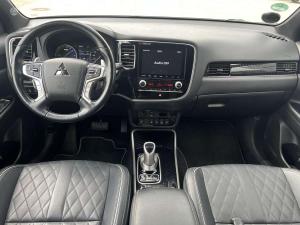 Balts Mitsubishi Outlander 2019 Marijampole, ar dzinēja tilpumu 2.36 L un nobraukumu 113 tūkst. km par 15500 €, foto 19 vietnē AUTOMOTO.COM.LV