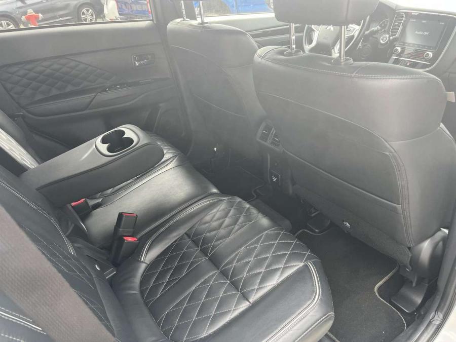 Balts Mitsubishi Outlander 2019 Marijampole, ar dzinēja tilpumu 2.36 L un nobraukumu 113 tūkst. km par 15500 €, foto 22 vietnē AUTOMOTO.COM.LV