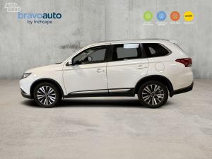 White Mitsubishi Outlander 2019 in Vilnius, with an engine capacity of 2.00 L and mileage of 135 thousand km for 15500 €, photo 3 on AUTOMOTO.COM.LV