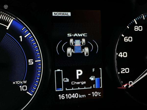 Белый Мицубиси Аутлендер 2020 в Вильнюс, объемом двигателя 2.36 л и пробегом 161 тыс. км за 17950 €, фото 7 на AUTOMOTO.COM.LV
