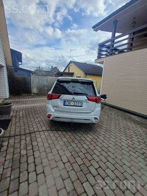 Balts Mitsubishi Outlander 2020 Jēkabpils, ar dzinēja tilpumu 2.40 L un nobraukumu 111 tūkst. km par 20000 €, foto 5 vietnē AUTOMOTO.COM.LV