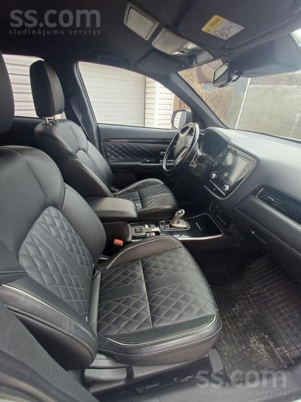 Balts Mitsubishi Outlander 2020 Jēkabpils, ar dzinēja tilpumu 2.40 L un nobraukumu 111 tūkst. km par 20000 €, foto 7 vietnē AUTOMOTO.COM.LV