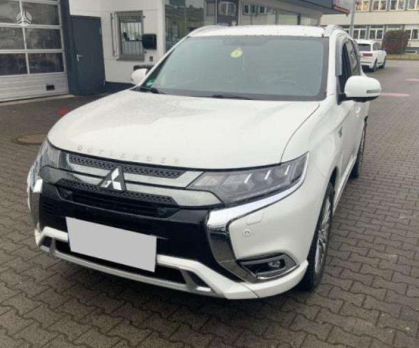 Balts Mitsubishi Outlander 2021 Šauļi, ar dzinēja tilpumu 2.36 L un nobraukumu 83 tūkst. km par 14900 €, foto 1 vietnē AUTOMOTO.COM.LV