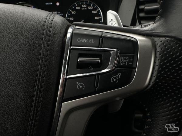 White Mitsubishi Outlander 2021 in Avizieniai, with an engine capacity of 2.40 L and mileage of 120 thousand km for 20750 €, photo 10 on AUTOMOTO.COM.LV