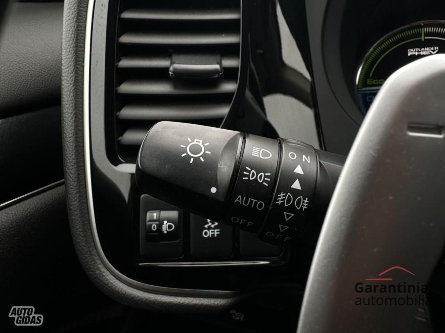 Balts Mitsubishi Outlander 2021 Avižieniai, ar dzinēja tilpumu 2.40 L un nobraukumu 120 tūkst. km par 20750 €, foto 12 vietnē AUTOMOTO.COM.LV