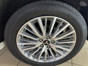 Balts Mitsubishi Outlander 2021 Avižieniai, ar dzinēja tilpumu 2.40 L un nobraukumu 120 tūkst. km par 20750 €, foto 28 vietnē AUTOMOTO.COM.LV
