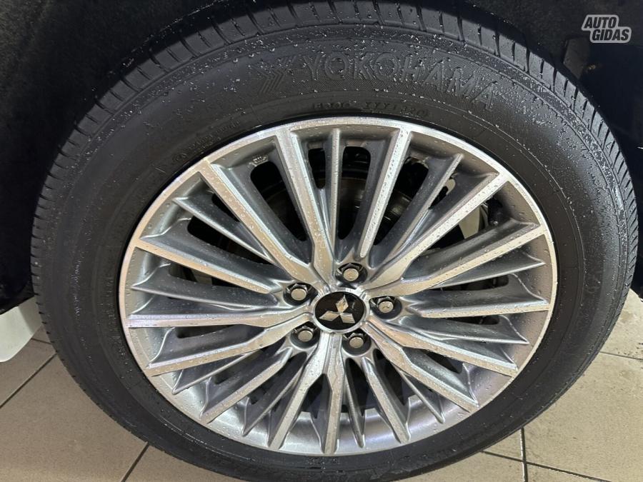 Balts Mitsubishi Outlander 2021 Avižieniai, ar dzinēja tilpumu 2.40 L un nobraukumu 120 tūkst. km par 20750 €, foto 28 vietnē AUTOMOTO.COM.LV