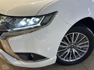 Balts Mitsubishi Outlander 2021 Avižieniai, ar dzinēja tilpumu 2.40 L un nobraukumu 120 tūkst. km par 20750 €, foto 29 vietnē AUTOMOTO.COM.LV