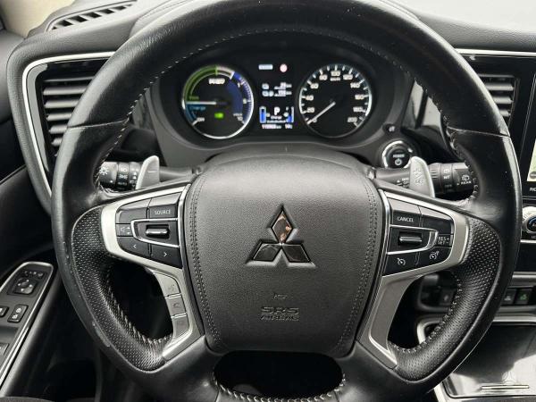 Balts Mitsubishi Outlander 2021 Viļņa, ar dzinēja tilpumu 2.40 L un nobraukumu 120 tūkst. km par 20750 €, foto 6 vietnē AUTOMOTO.COM.LV