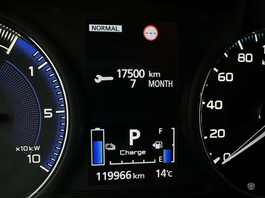 Белый Мицубиси Аутлендер 2021 в Вильнюс, объемом двигателя 2.40 л и пробегом 120 тыс. км за 20750 €, фото 9 на AUTOMOTO.COM.LV
