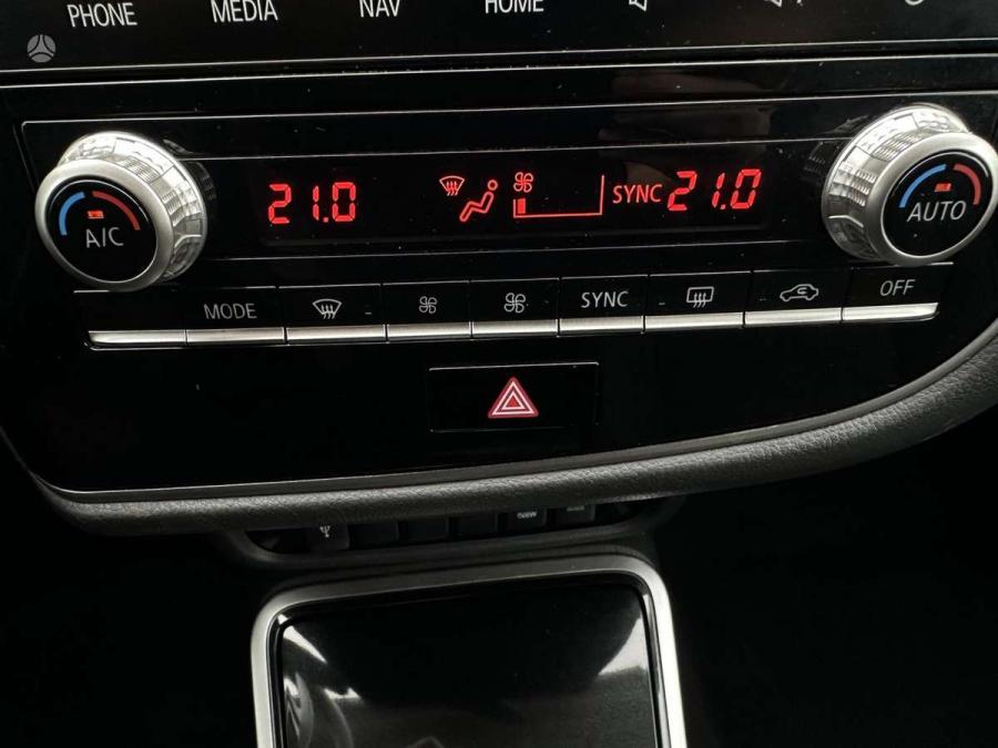 Белый Мицубиси Аутлендер 2021 в Вильнюс, объемом двигателя 2.40 л и пробегом 120 тыс. км за 20750 €, фото 19 на AUTOMOTO.COM.LV