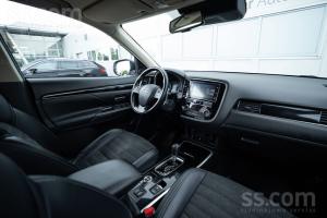Balts Mitsubishi Outlander 2019 Ventspils, ar dzinēja tilpumu 2.00 L un nobraukumu 146 tūkst. km par 17400 €, foto 16 vietnē AUTOMOTO.COM.LV