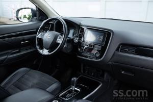 Balts Mitsubishi Outlander 2019 Ventspils, ar dzinēja tilpumu 2.00 L un nobraukumu 146 tūkst. km par 17400 €, foto 17 vietnē AUTOMOTO.COM.LV